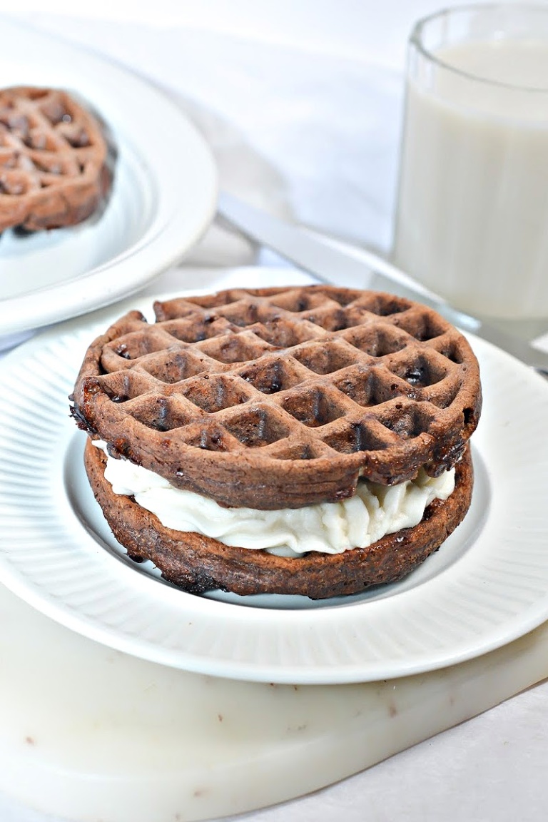 Oreo chaffles - Only 2 Net Carbs Per Chaffle